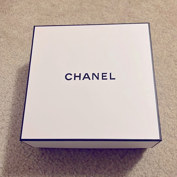 CHANEL | Other | Chanel Gift Box With Original Tissue And Filling ...